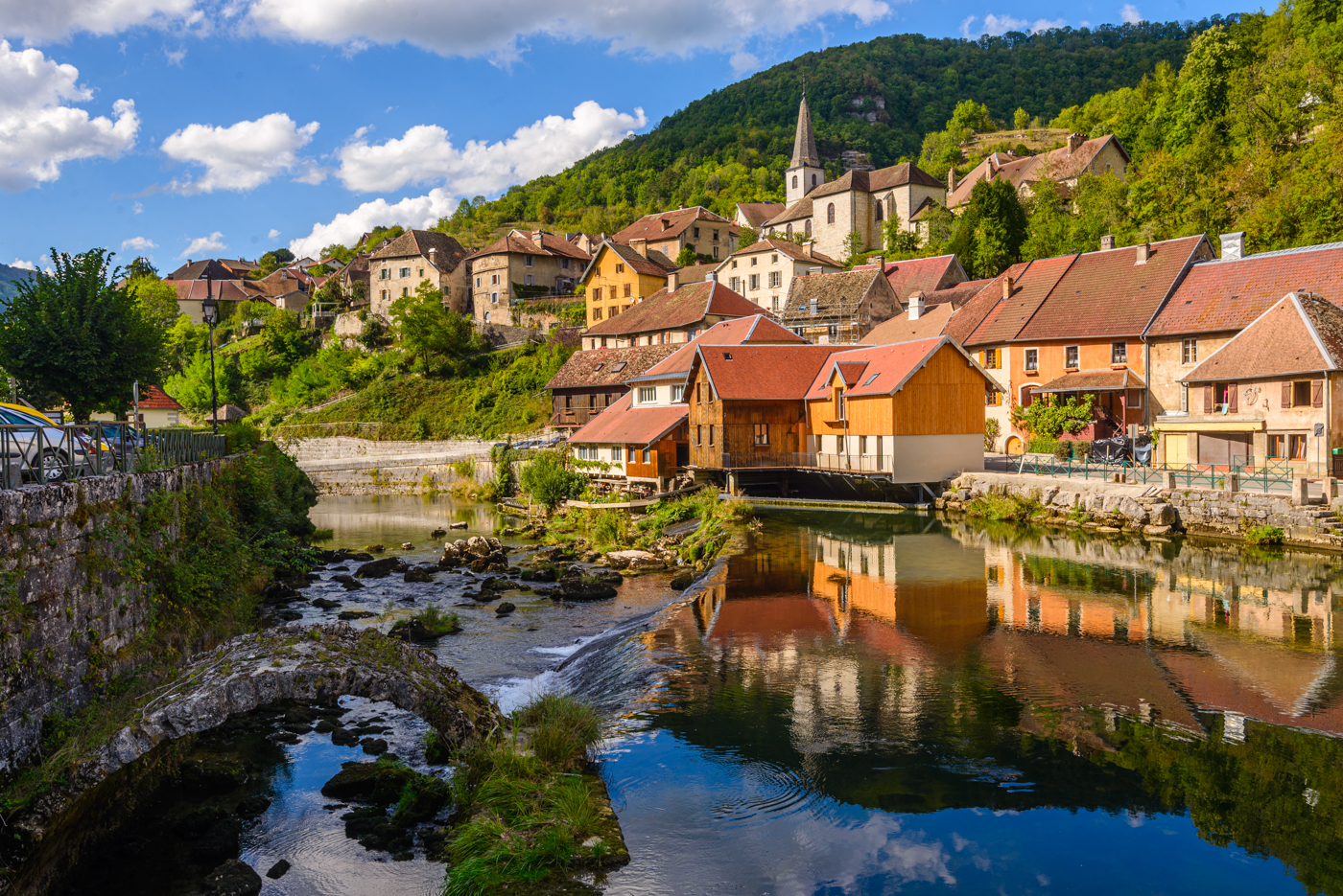 Lods, een pittoresk dorpje in het hartje van Doubs, Frankrijk. - Bert ...